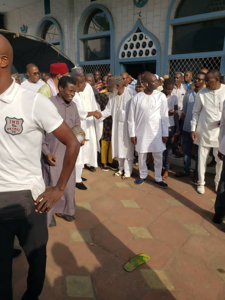 Bénin : recueillement de Patrice Talon à la mosquée centrale de Zongo à ...